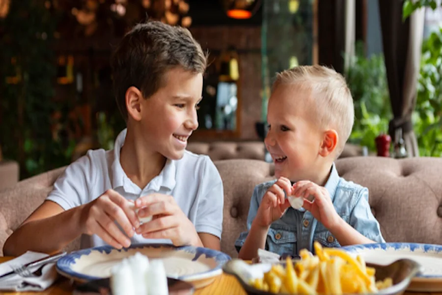 Top Restaurants with Kids Play Areas: Fun Dining for the Whole Family